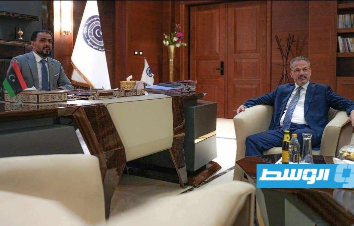 Osama Hamad receives NOC Chairman Bengdara in Benghazi